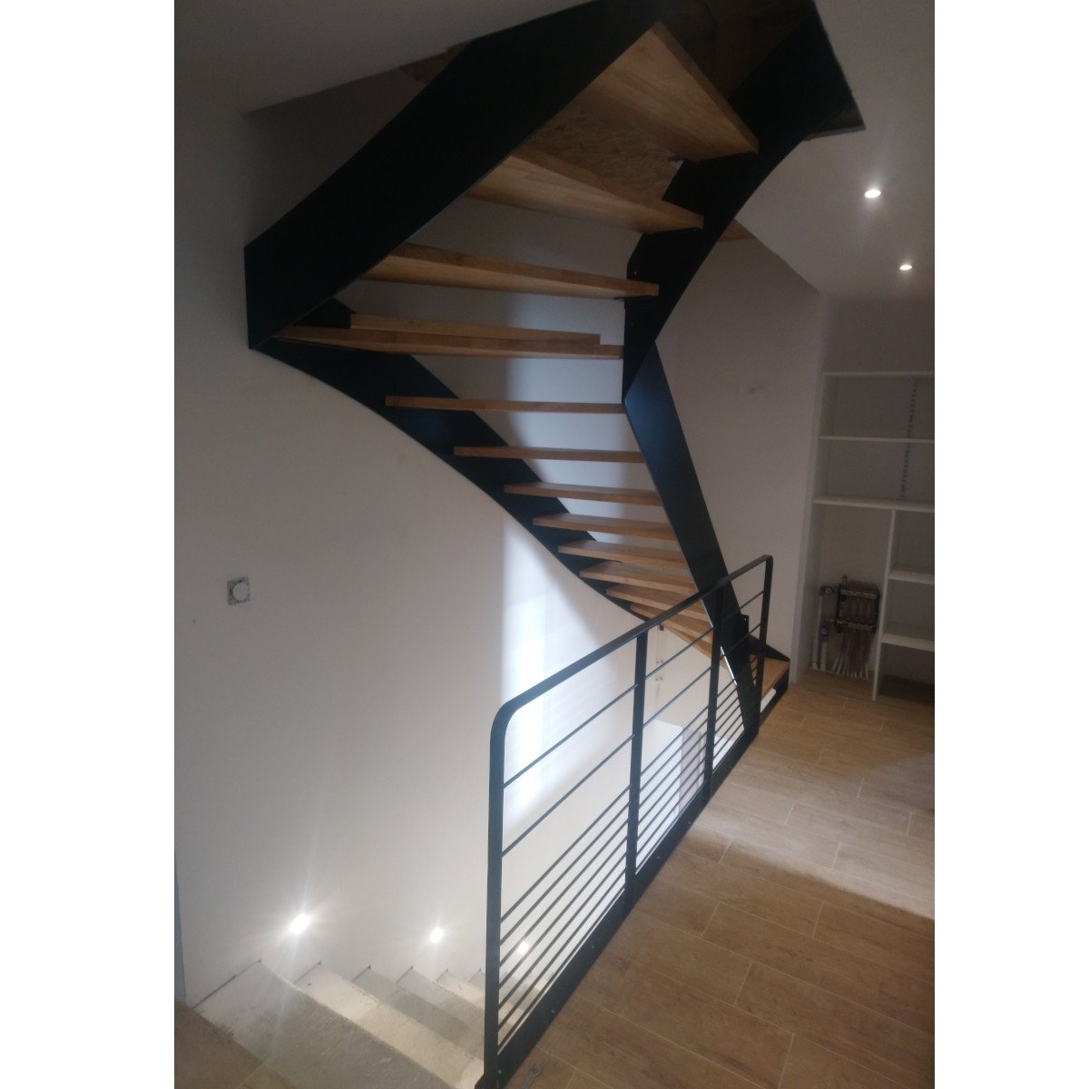 Straight and quarter-turn custom stairs: interior and exterior