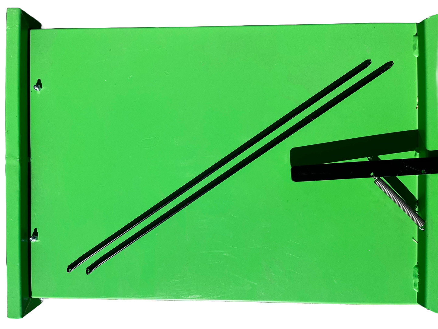 Manual hay press: compact, sturdy, and artisanal