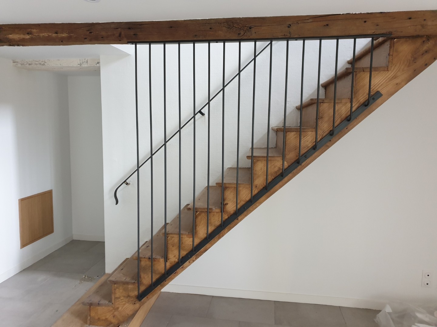Straight and quarter-turn custom stairs: interior and exterior